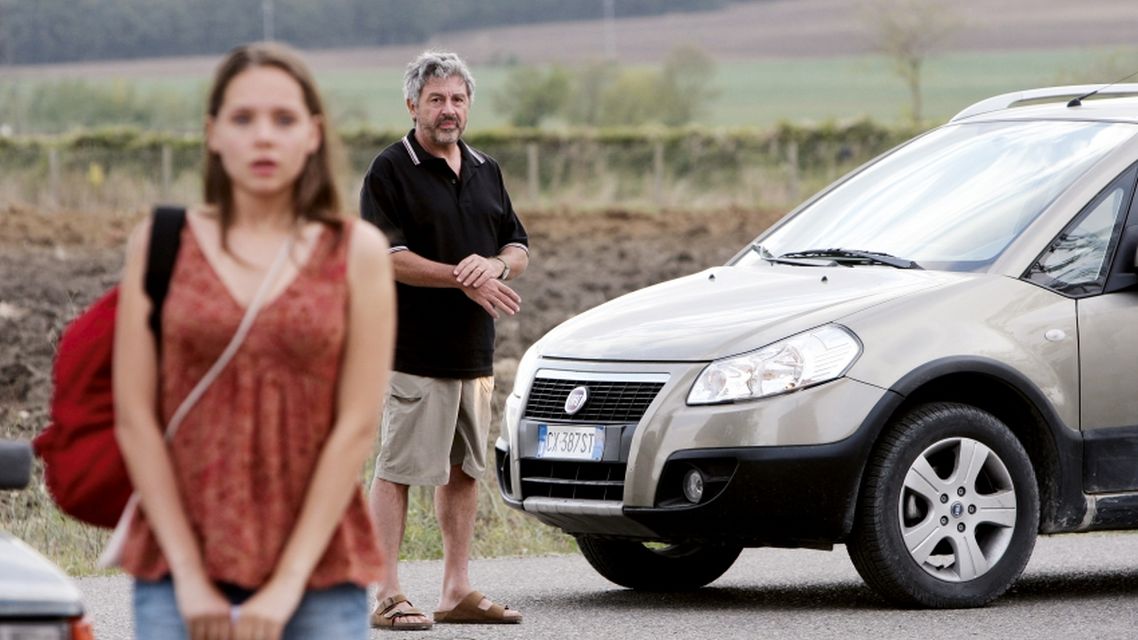 On the Edge (La bella gente, 2009) - Film