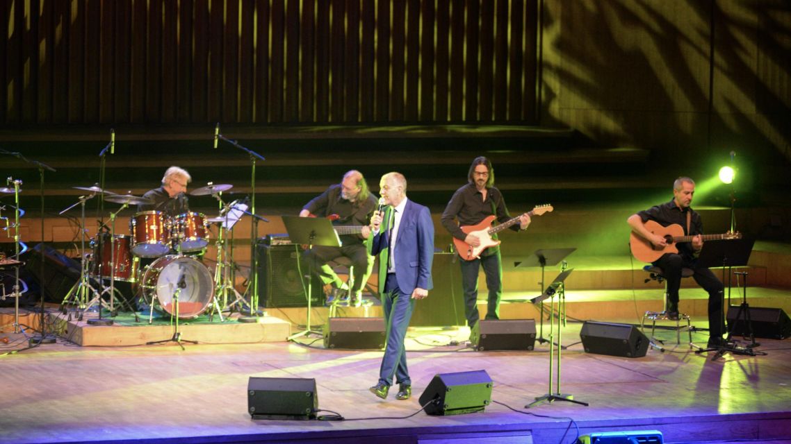 Majko stara - koncert Matka Jelavića u Lisinskom, (1. dio) (Majko stara ...