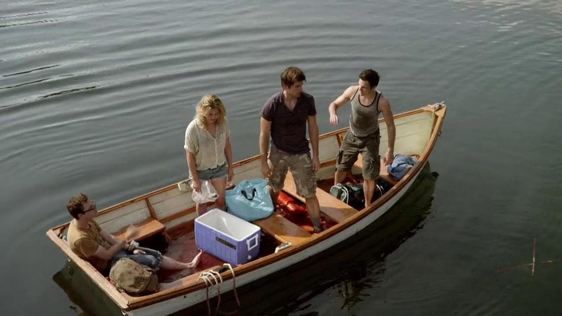 Beneath (Beneath, 2013) - Film